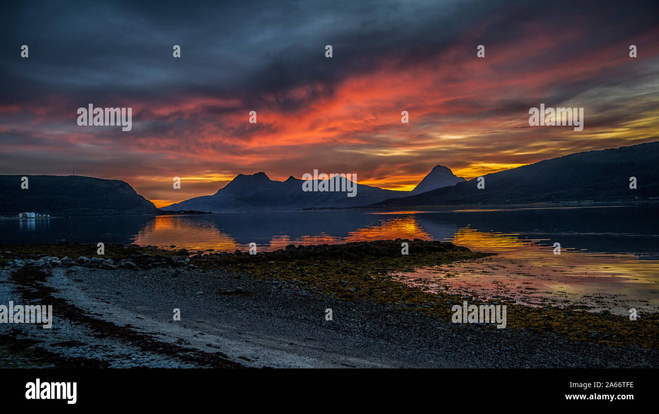 Midnight sun in northern norway Stock Photo - Alamy