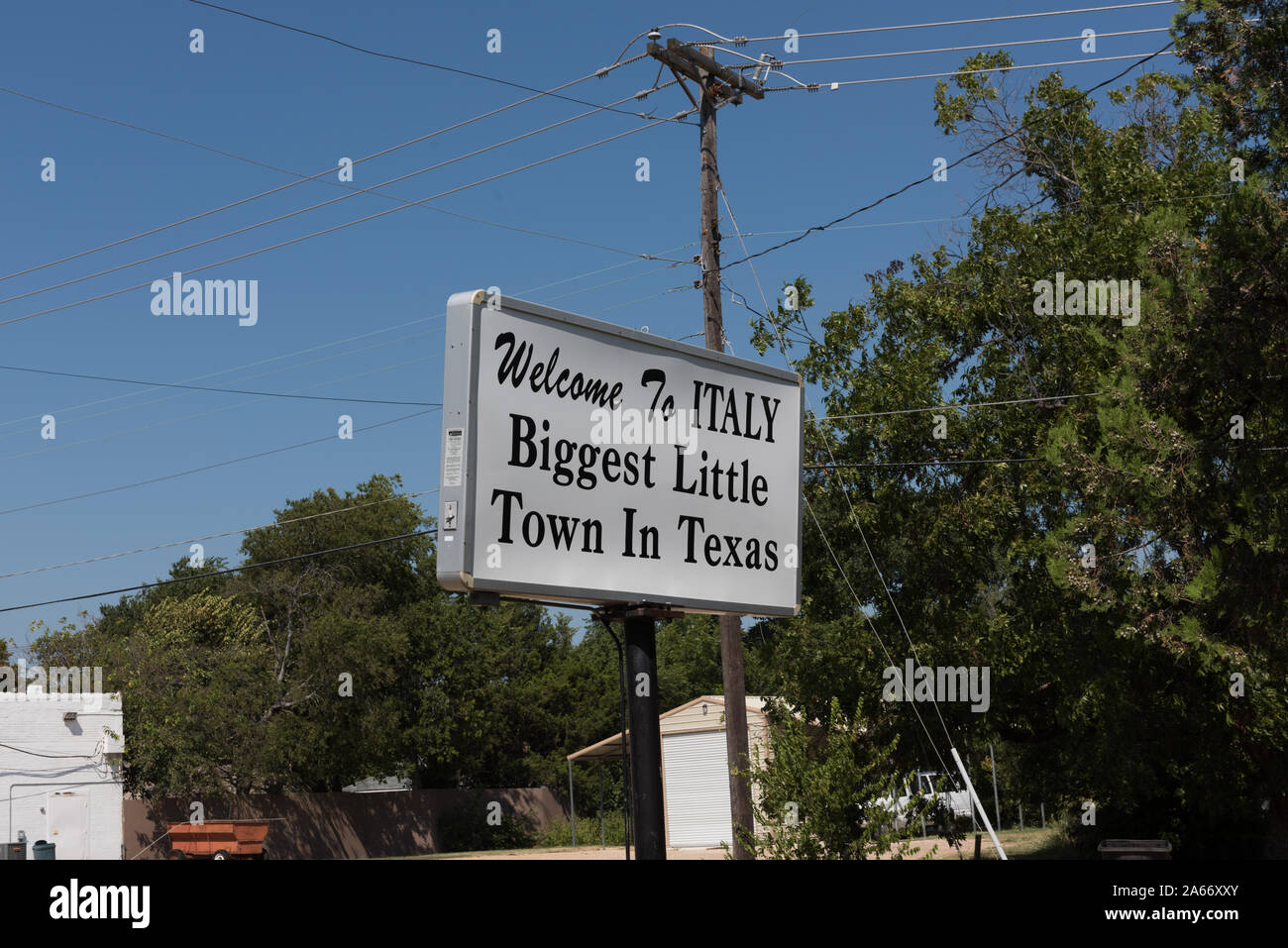 Waxahachie welcome sign hi-res stock photography and images - Alamy