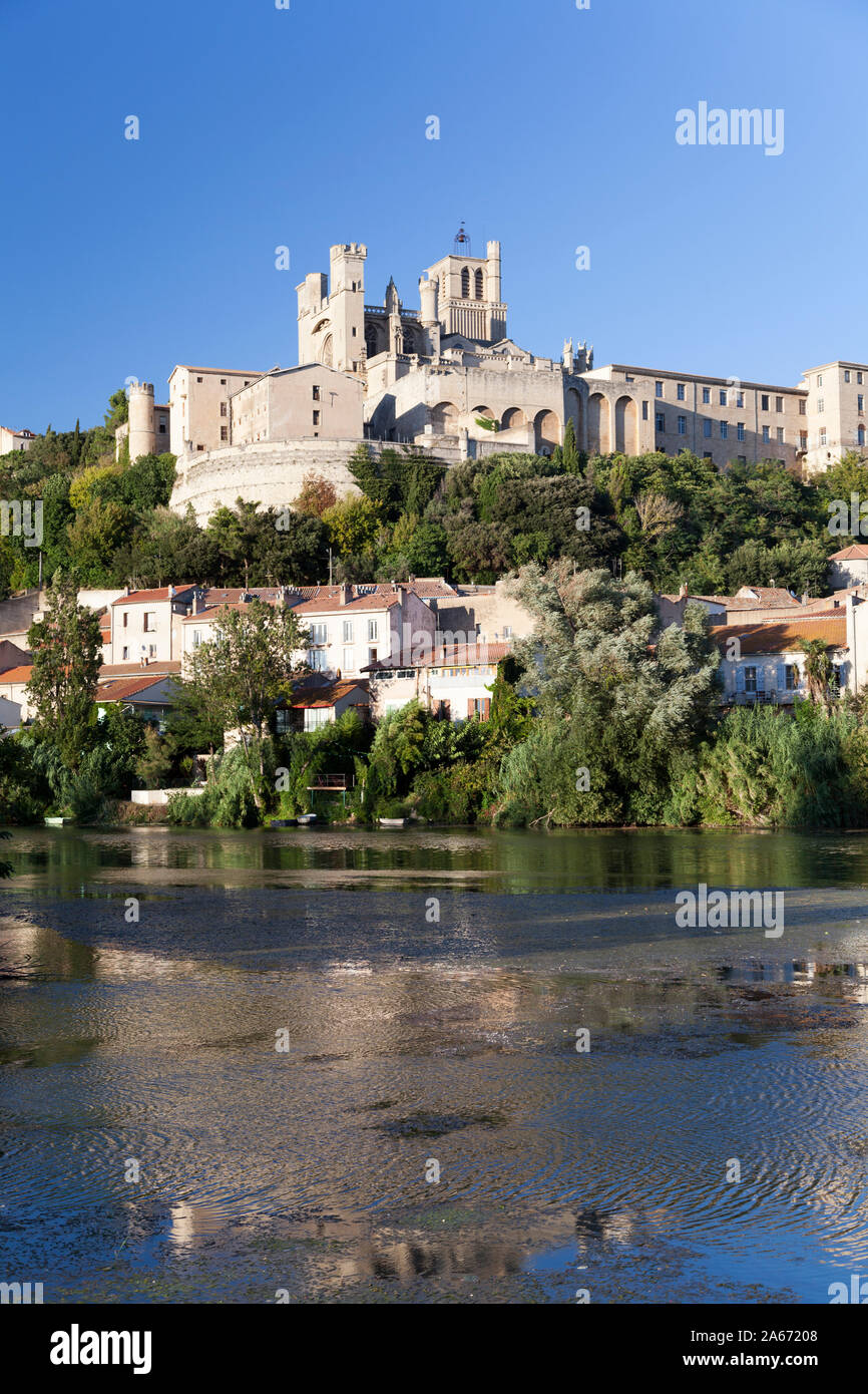 Old bridge over orb river hi-res stock photography and images - Alamy