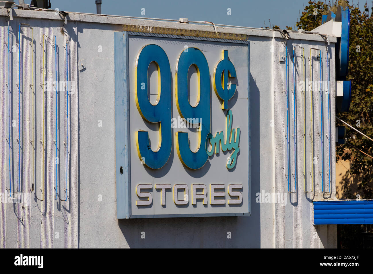 99 cent store hi-res stock photography and images - Alamy