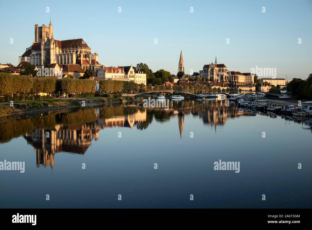 Auxerre canal france hi-res stock photography and images - Alamy