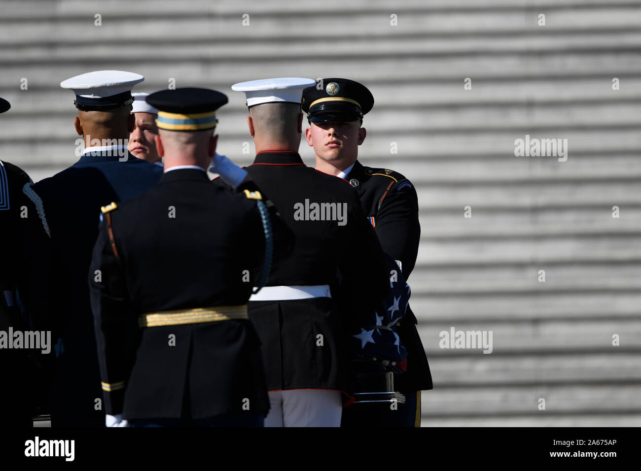 The remains of the late Rep. Elijah Cummings arrives at the U.S Capitol ...