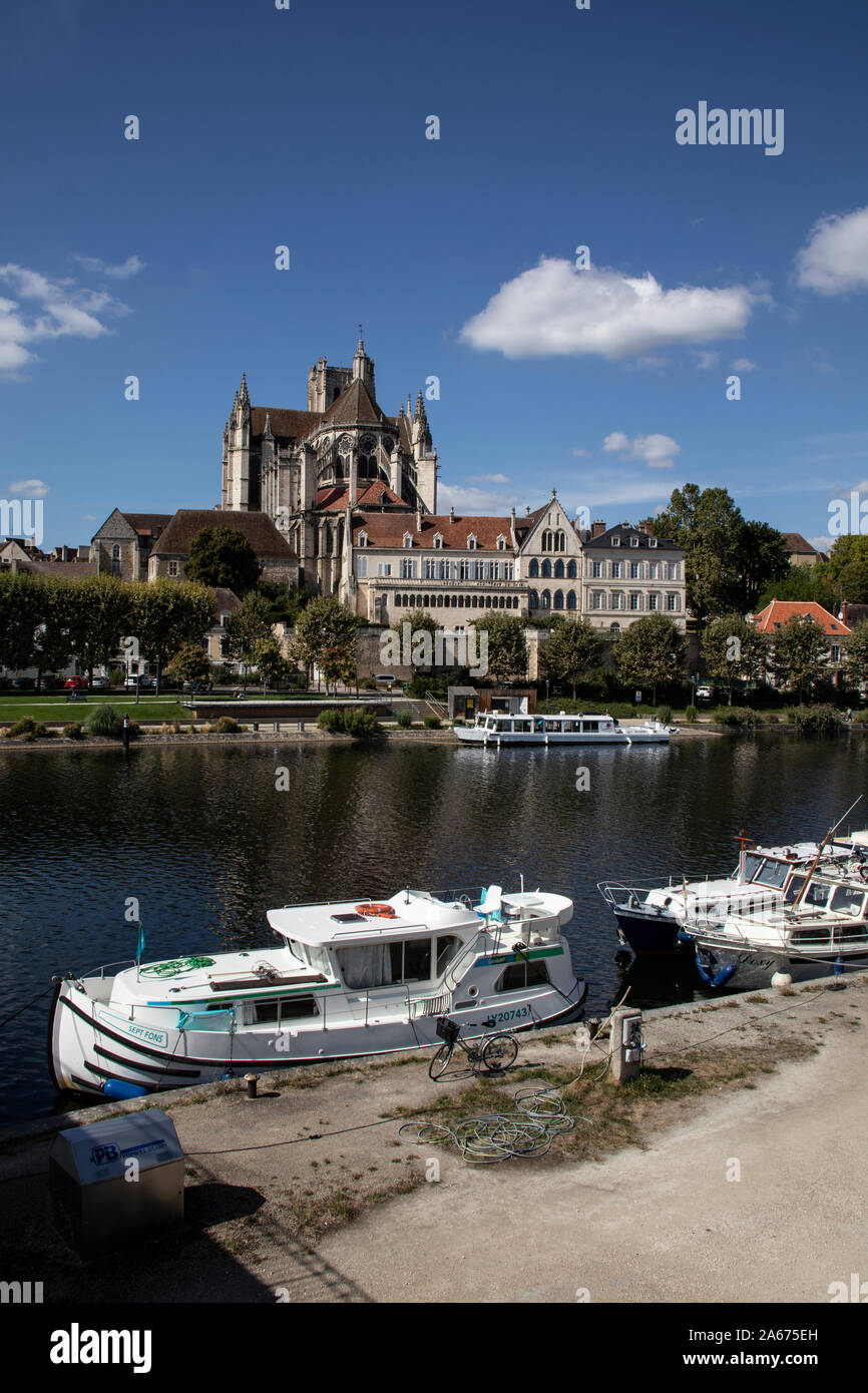 Auxerre hi-res stock photography and images - Alamy