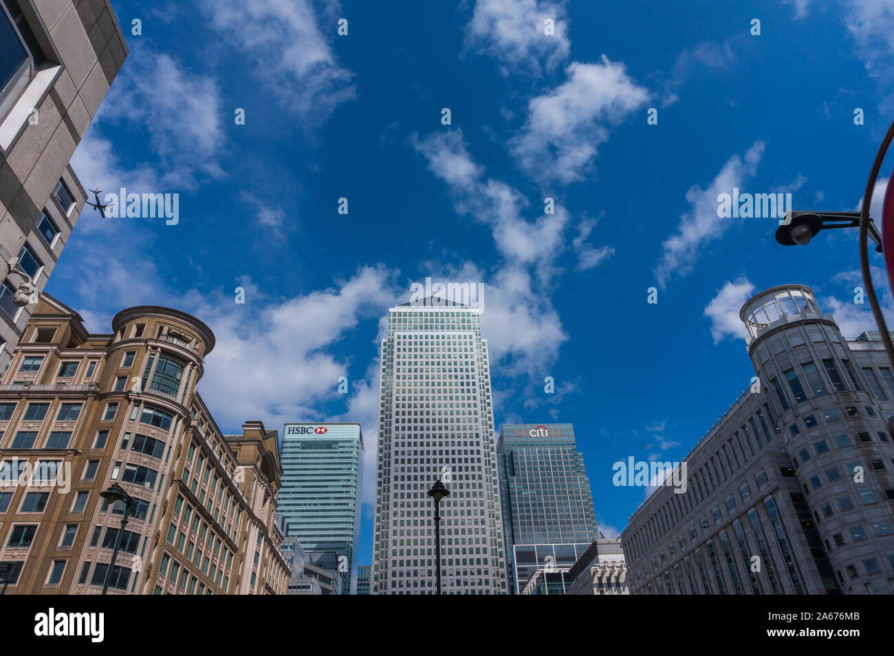 Hsbc office tower with glass facade hi-res stock photography and images - Alamy