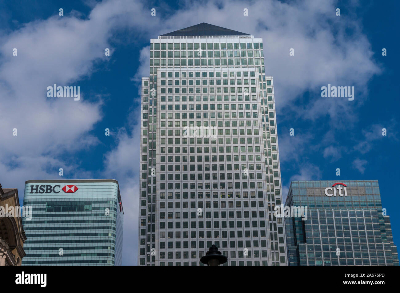Hsbc office tower with glass facade hi-res stock photography and images - Alamy