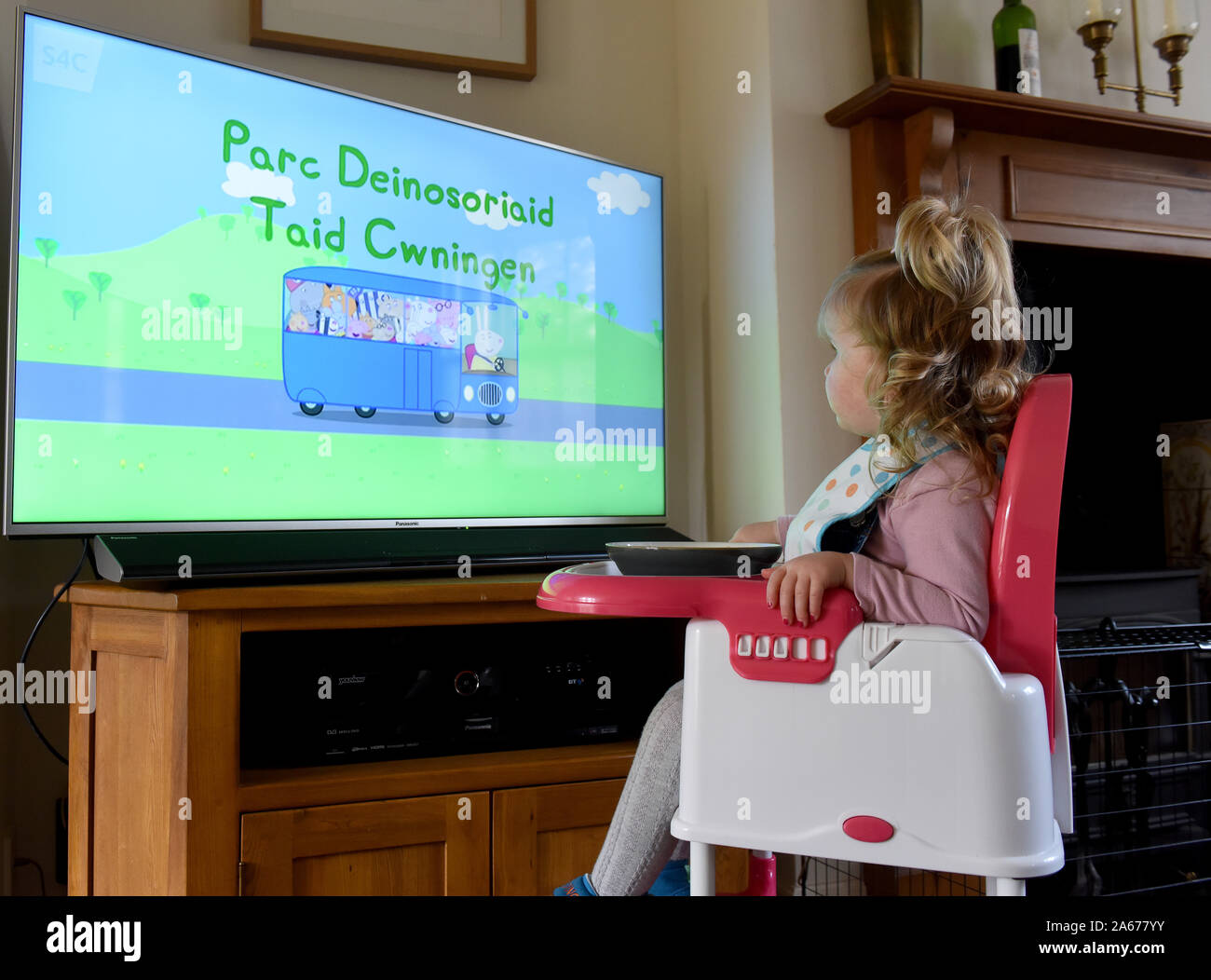 Welsh tv hi-res stock photography and images - Alamy