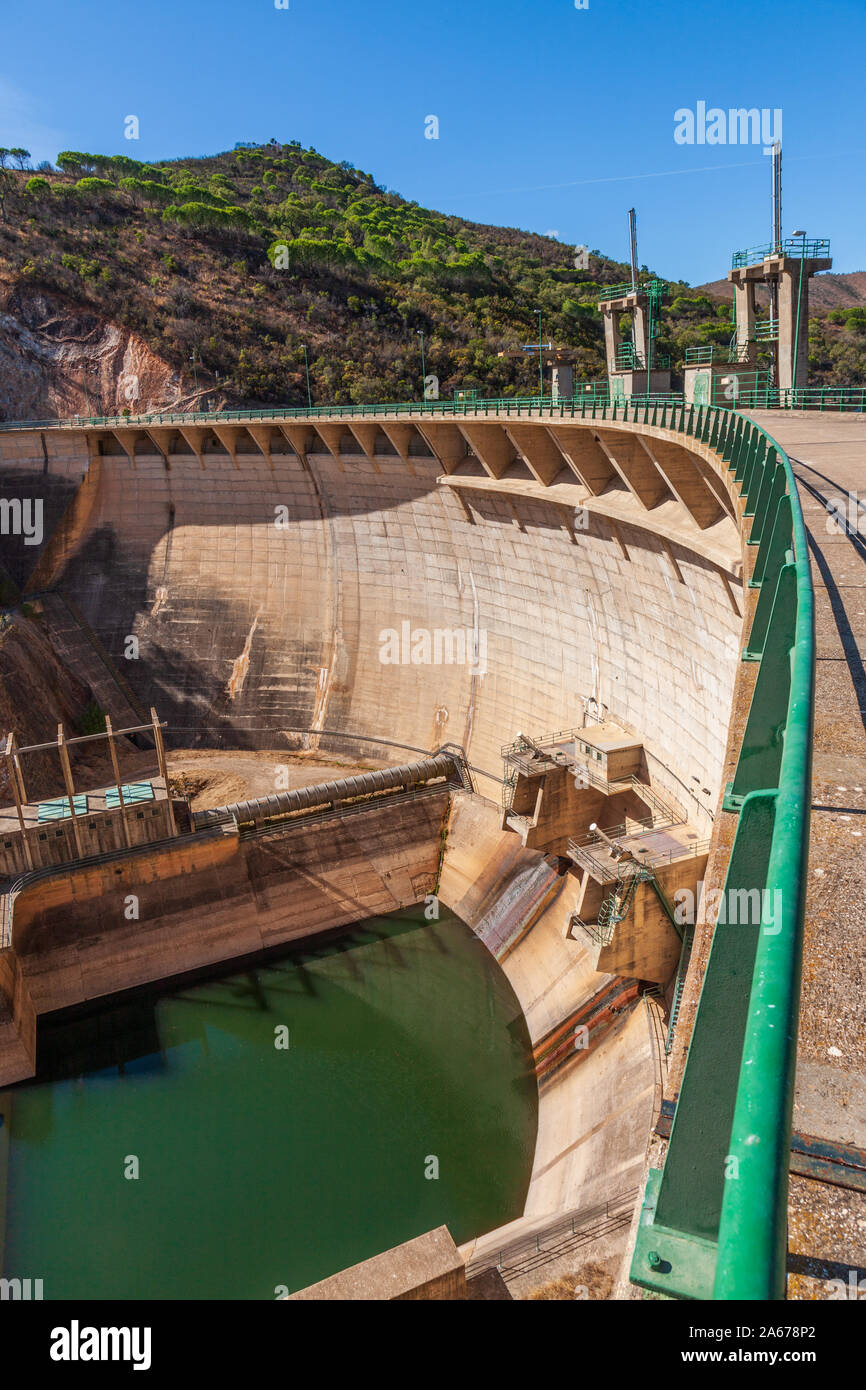 Dam of arade hi-res stock photography and images - Alamy