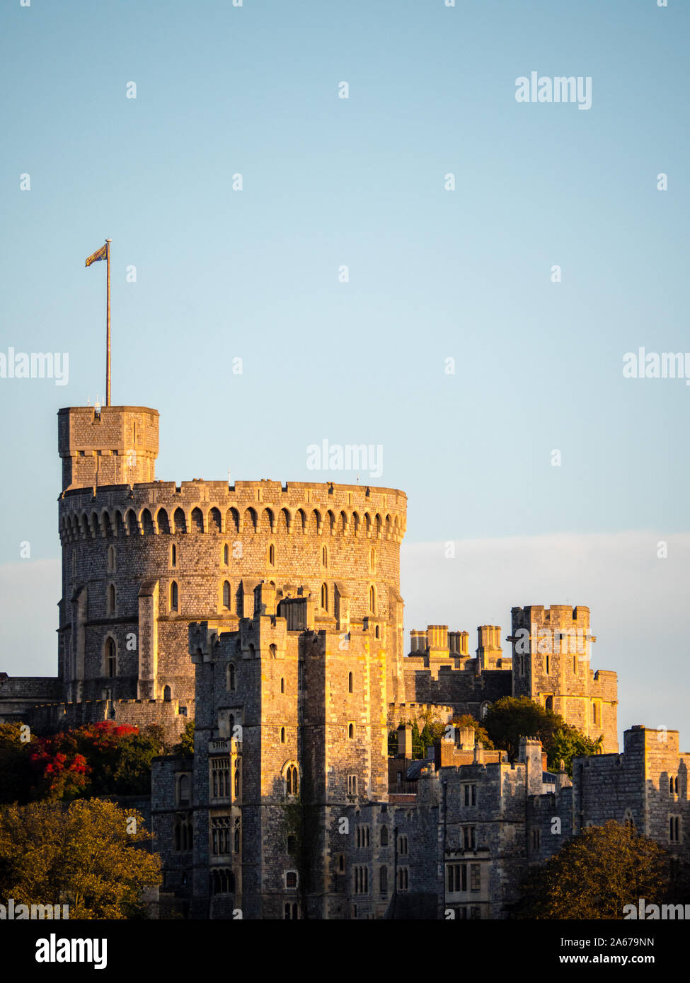 Sunset windsor castle hi-res stock photography and images - Alamy