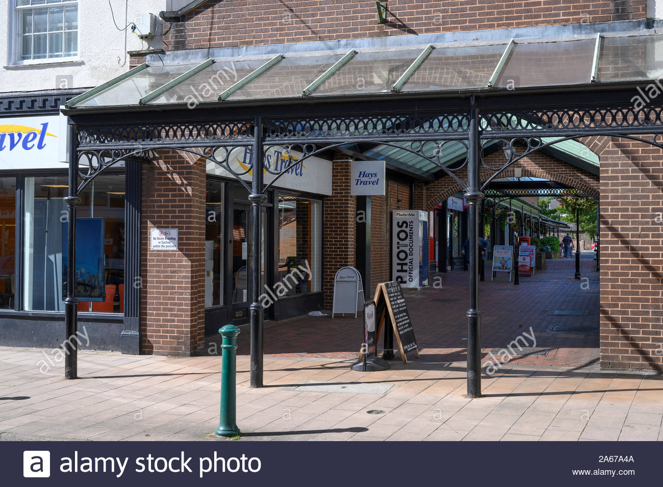 Shopping Centre Glass Fronts High Resolution Stock Photography and ...
