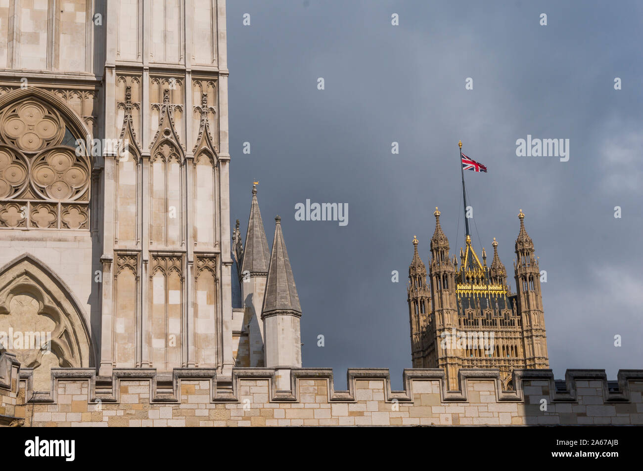 British flag flying on the Houses of Parliament in Westminster, London ...