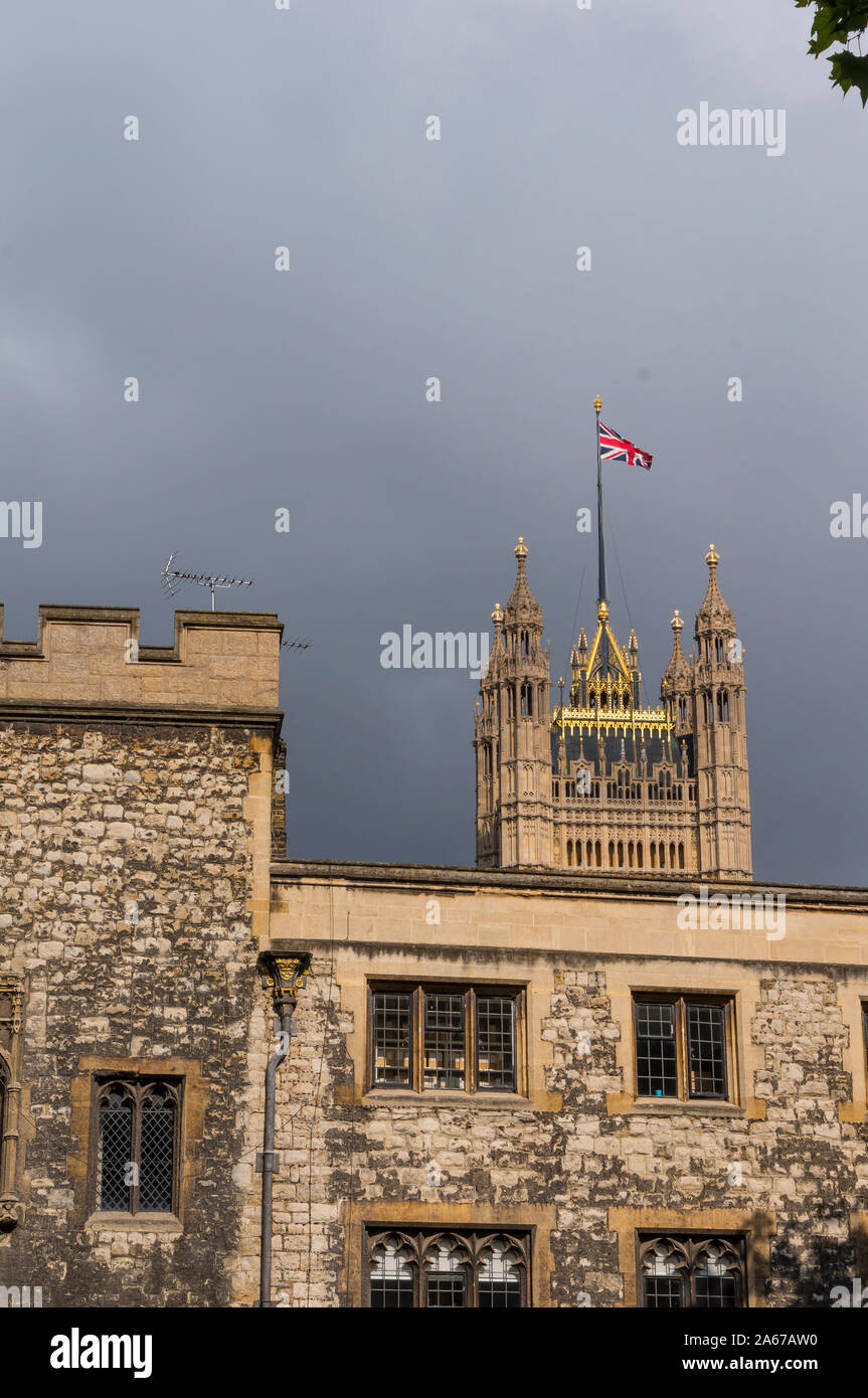 British flag flying on the Houses of Parliament in Westminster, London ...