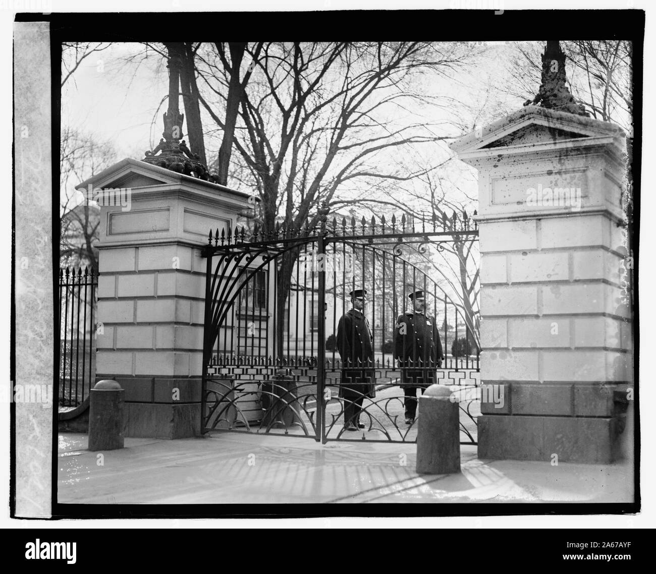 White house gate hi-res stock photography and images - Alamy