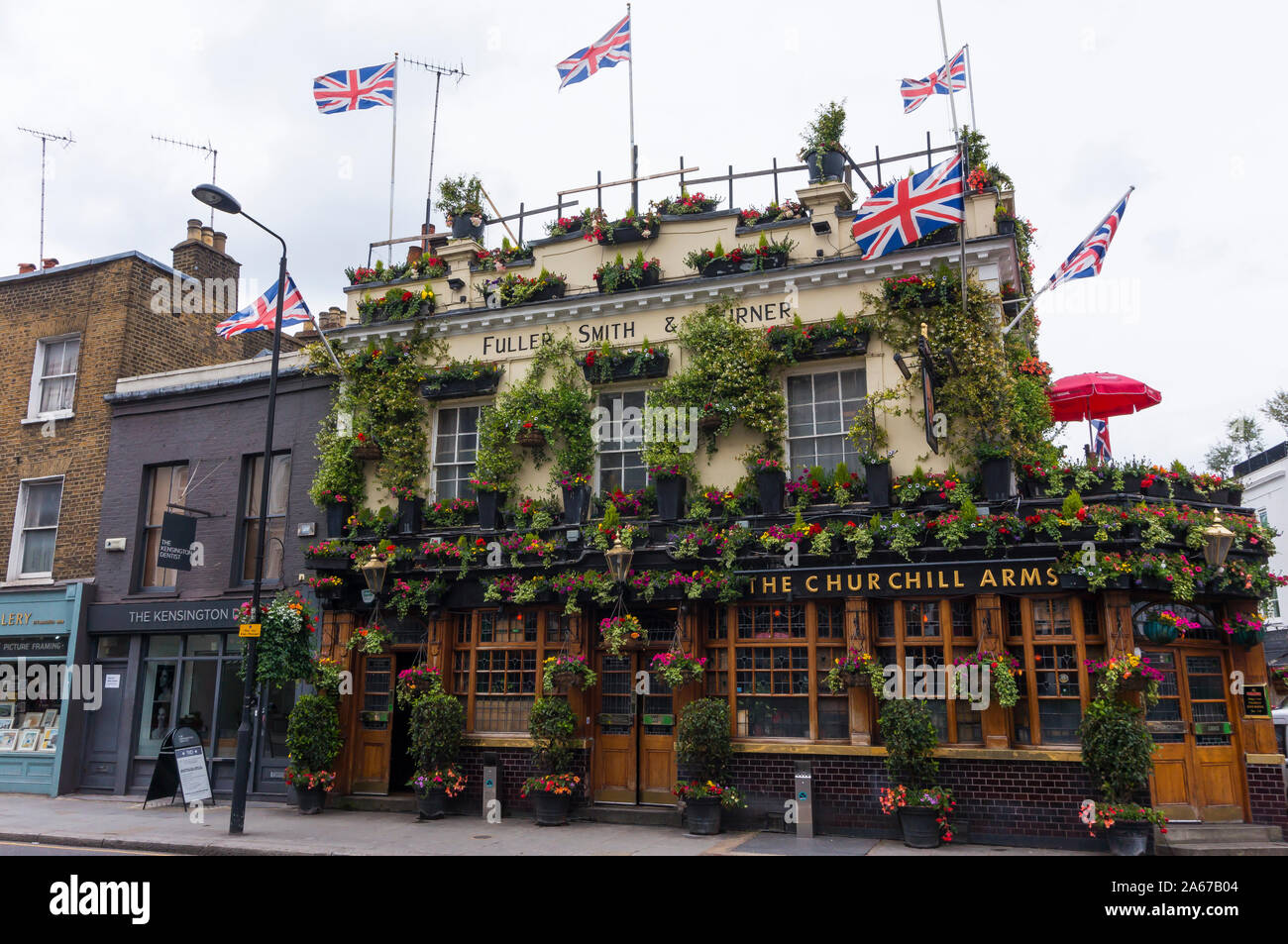 Sir winston churchill pub hi-res stock photography and images - Alamy