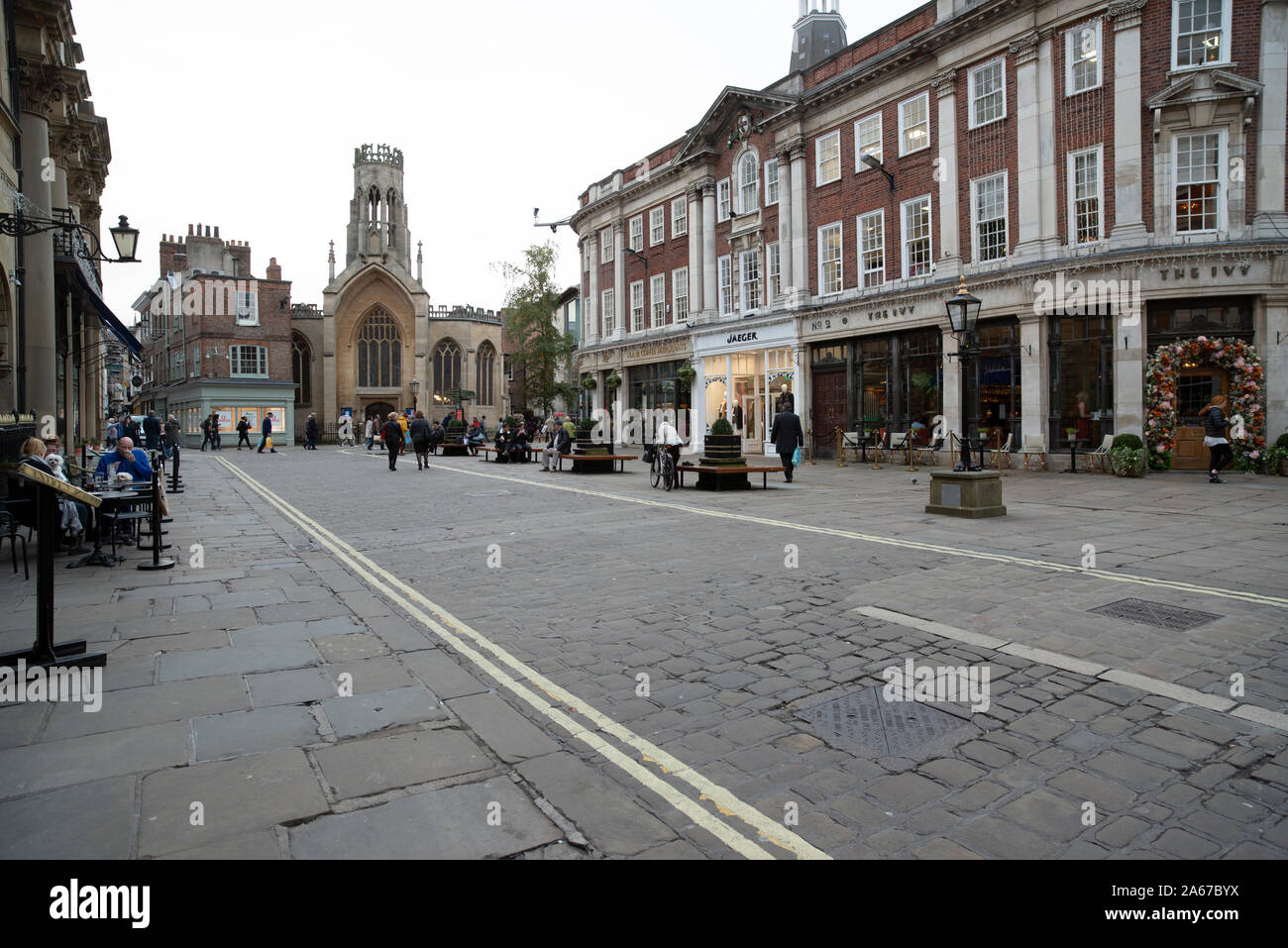 An autumn street scene in the tourism destination of historic York in ...