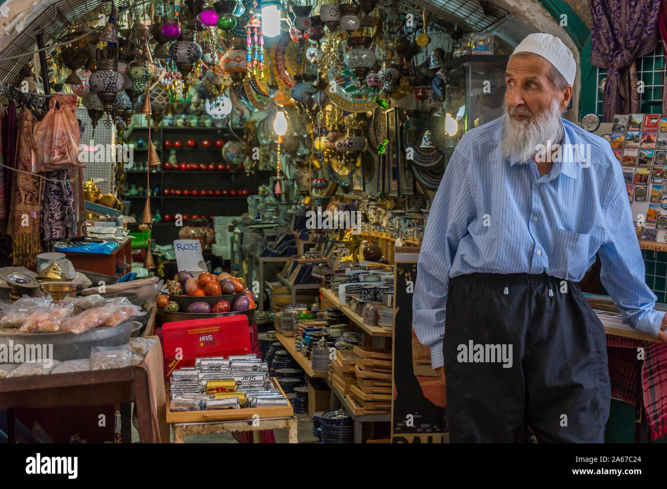 Jewish food stalls jerusalem hi-res stock photography and images - Alamy