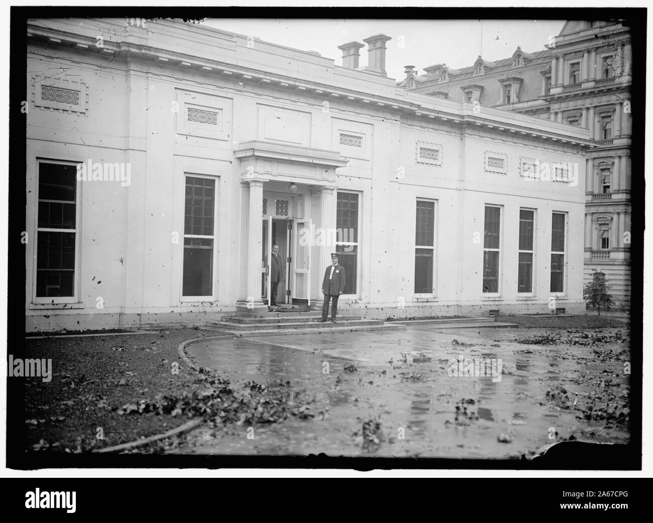 Roof damage house Black and White Stock Photos & Images - Alamy