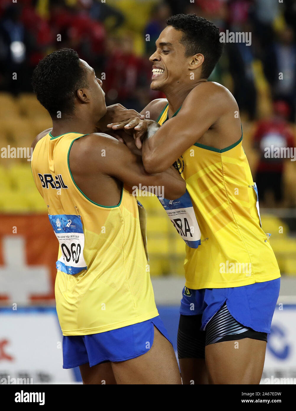 Wuhan, China's Hubei Province. 24th Oct, 2019. Runners of team Brazil ...