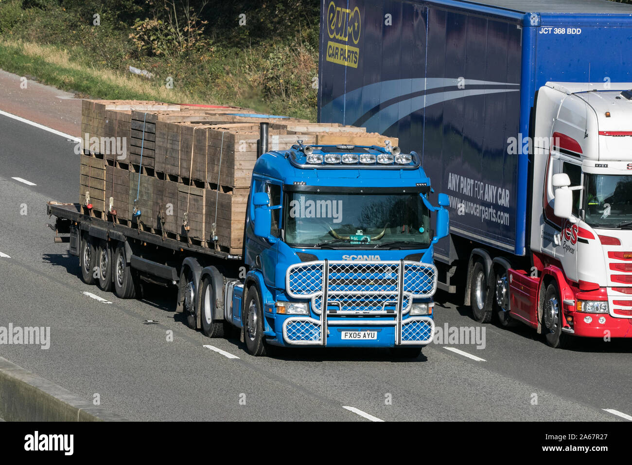 Low loader hi-res stock photography and images - Alamy