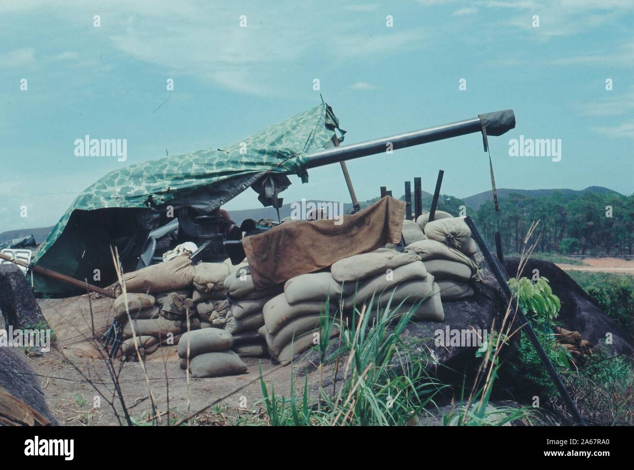 Tank gun hi-res stock photography and images - Alamy