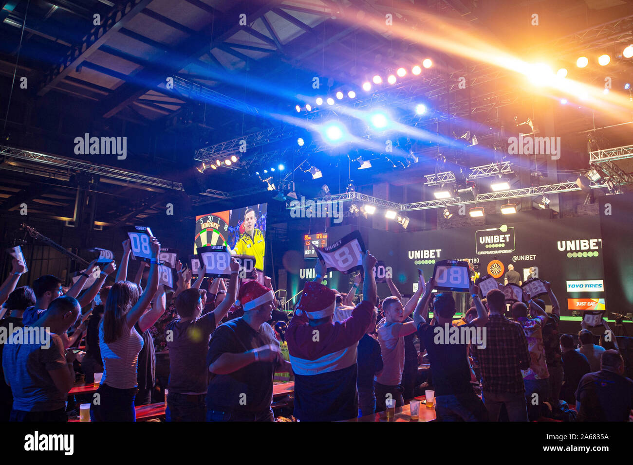 180 Darts High Resolution Stock Photography and Images - Alamy