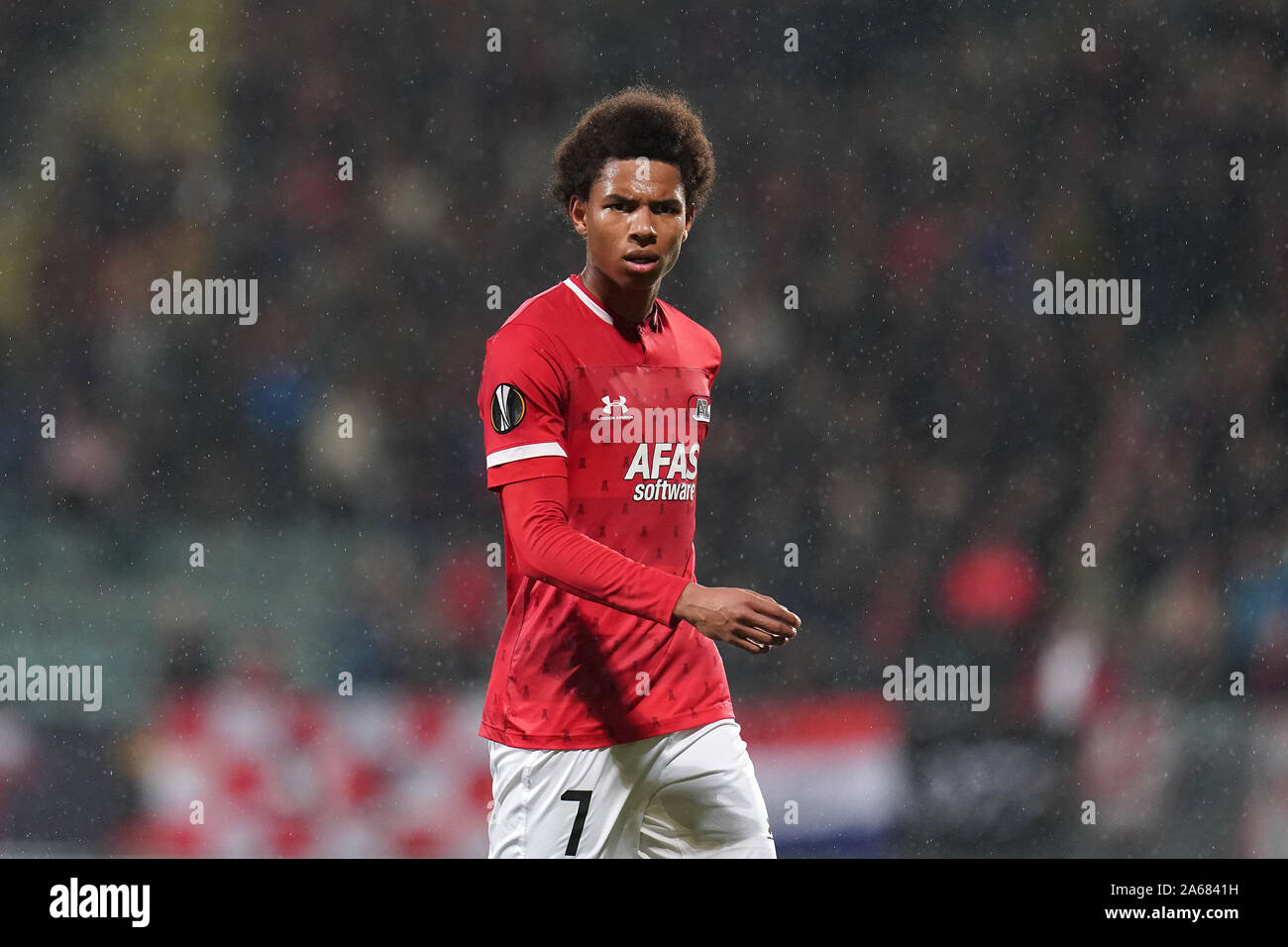 Cars jeans stadium hi-res stock photography and images - Alamy