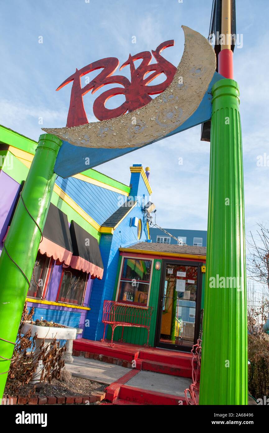 Flat entrance sign hi-res stock photography and images - Alamy