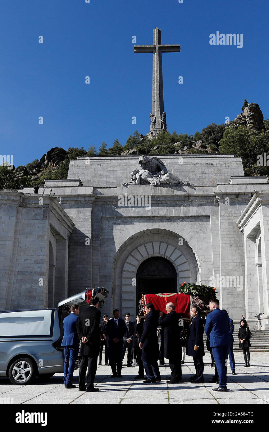 The Franco family accompanies Spanish government officials during the ...