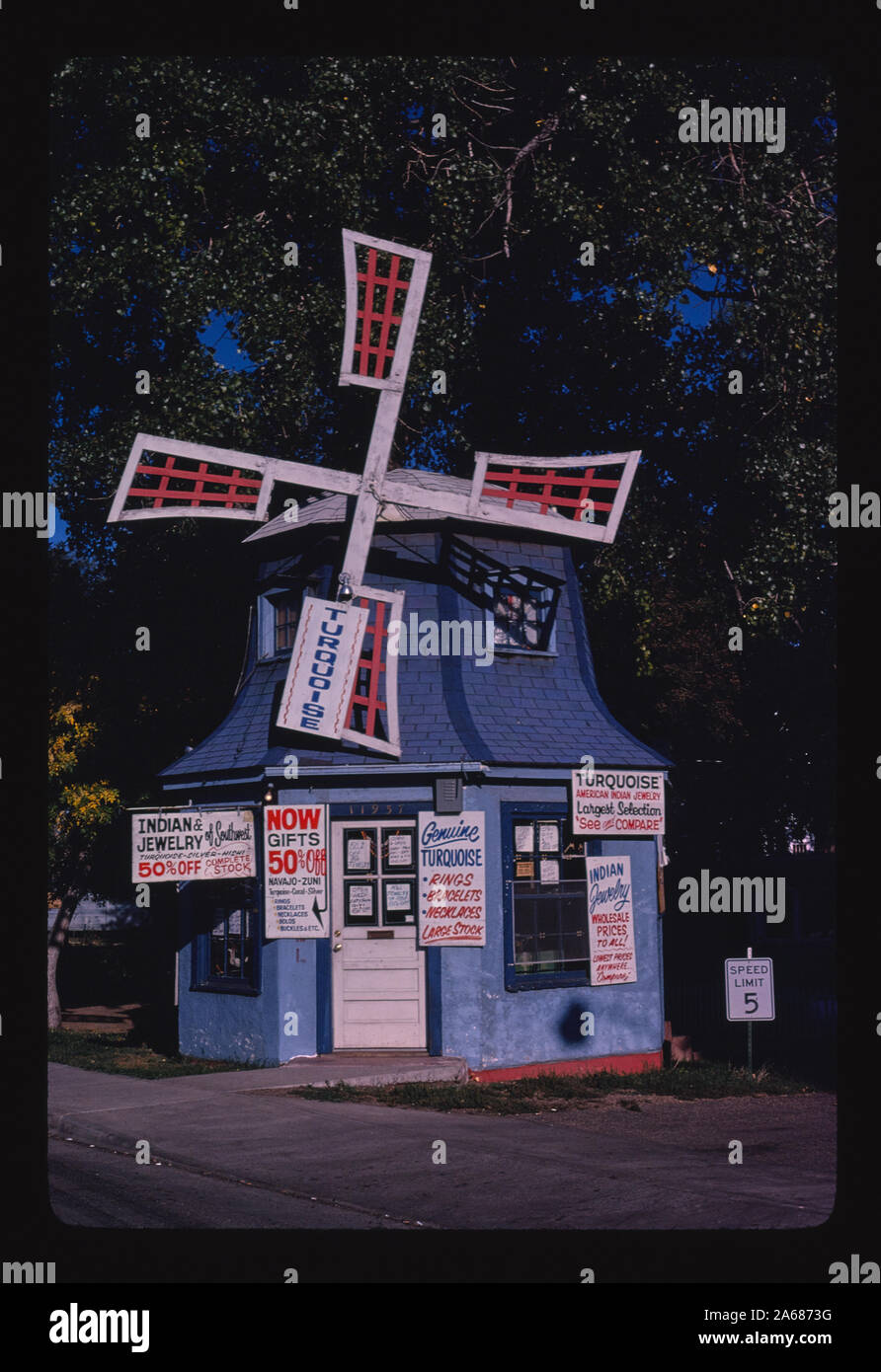 Windmill shopping center hi-res stock photography and images - Alamy