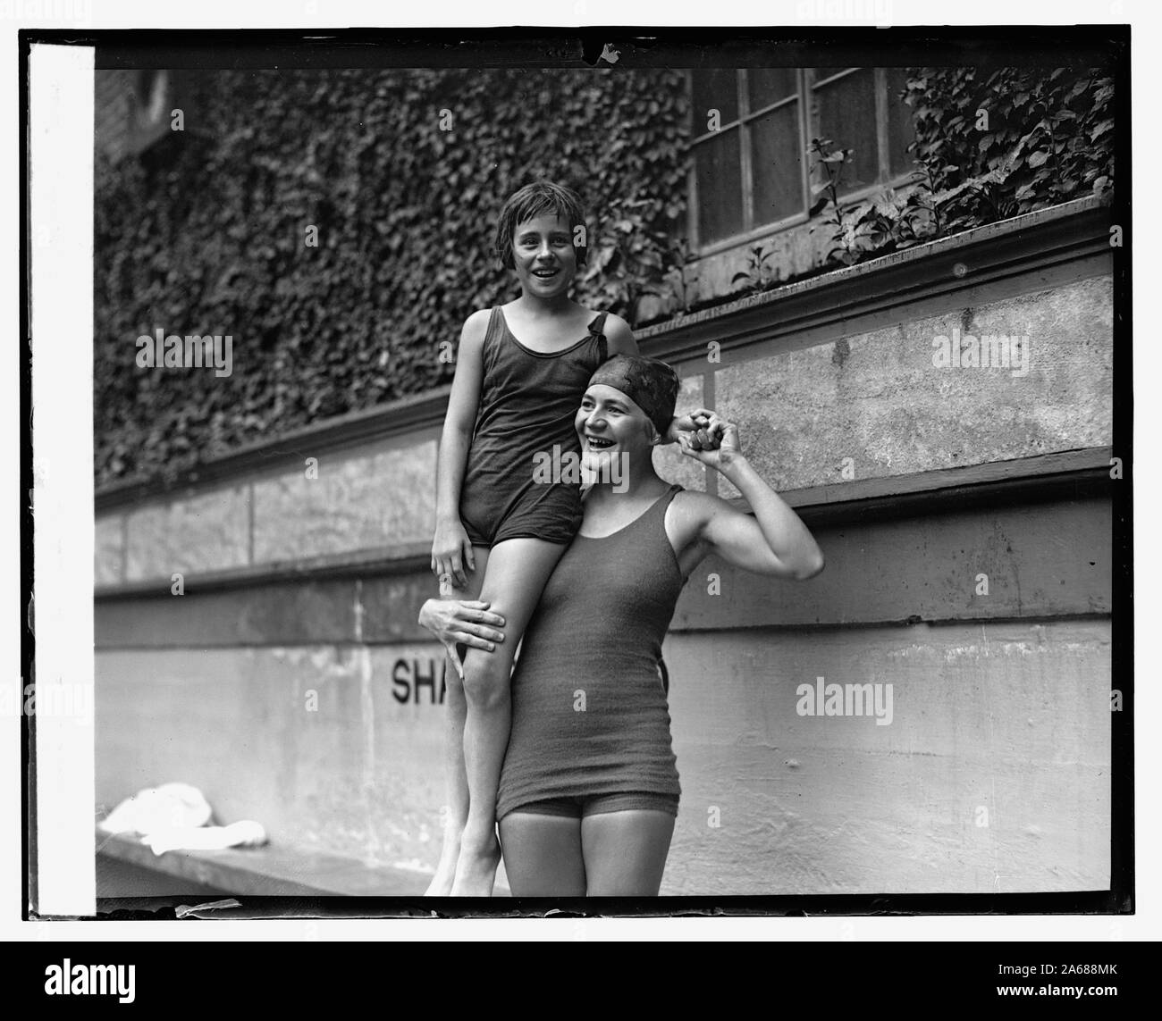 Winifred Faunce[] (standing), Grace Warner Stock Photo - Alamy