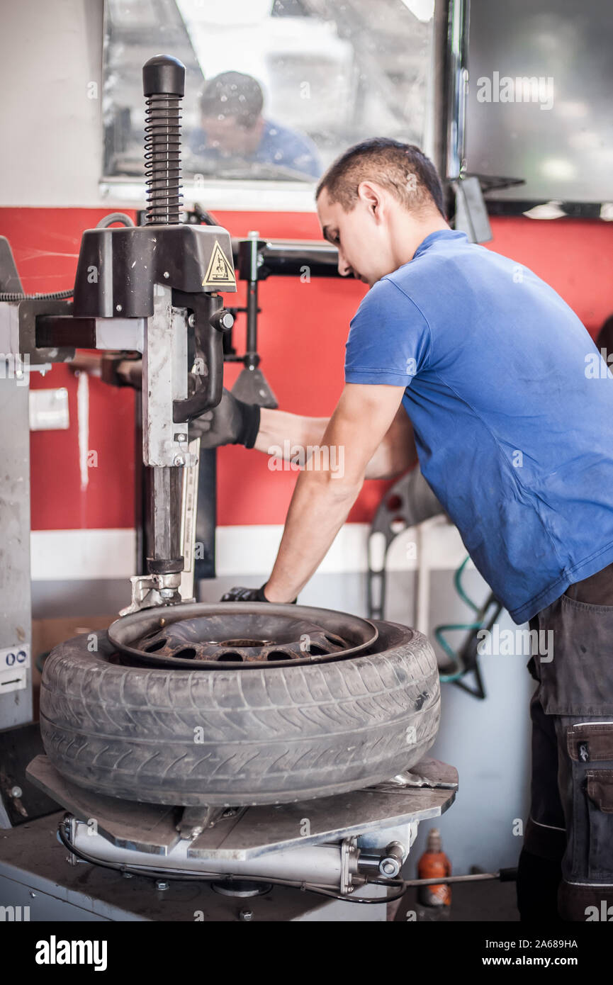 Car tire vulcanizing service hi-res stock photography and images - Alamy