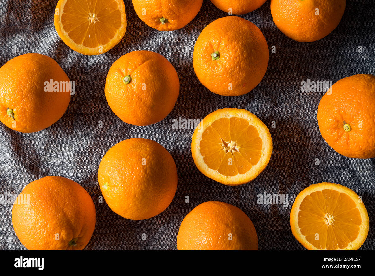 Fresh Organic Raw Oranges in a Bunch Stock Photo - Alamy