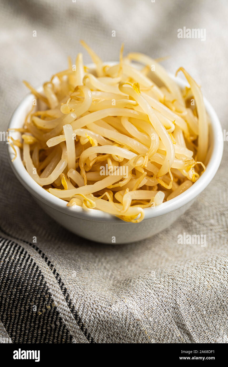 Mung sprout hi-res stock photography and images - Alamy