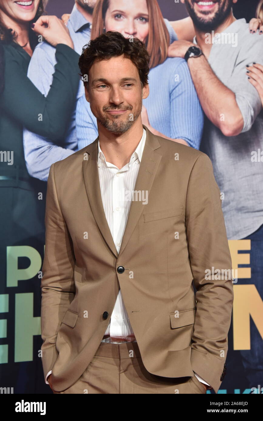 23 October 2019, North Rhine-Westphalia, Cologne: Actor Florian David ...