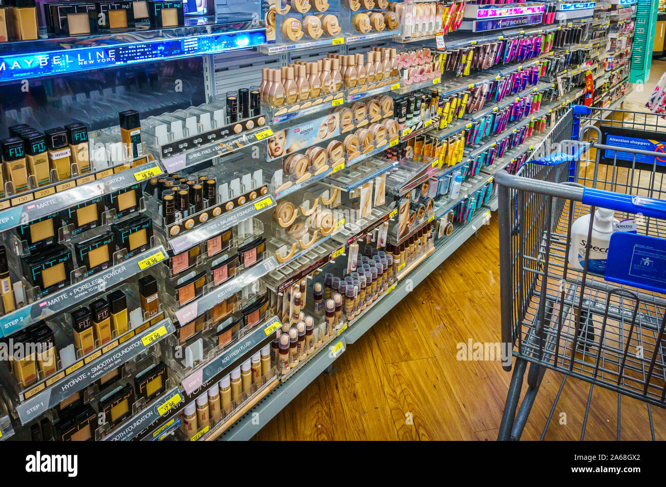 Walmart Aisle High Resolution Stock Photography and Images - Alamy