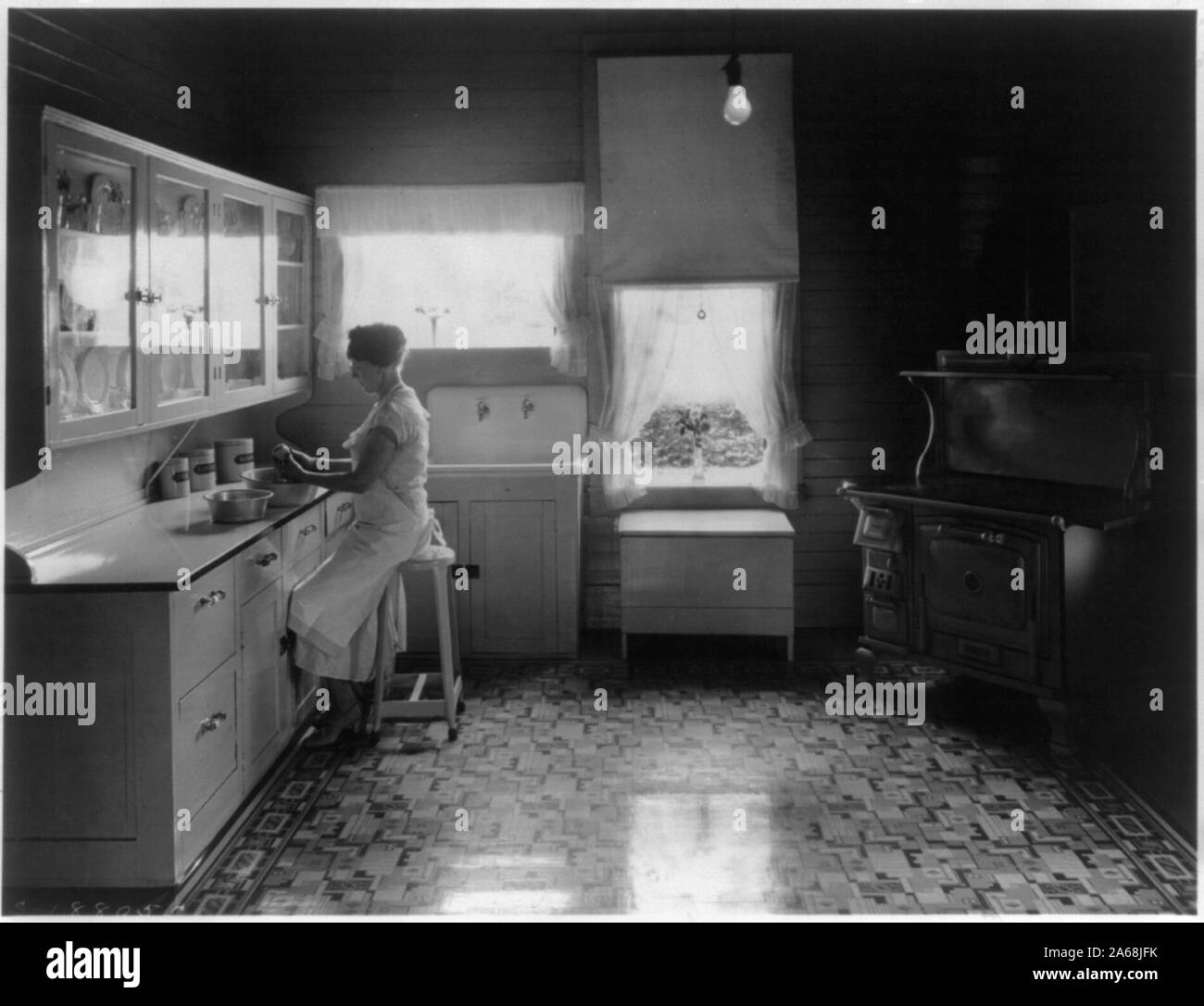 1920s farm woman hi-res stock photography and images - Alamy