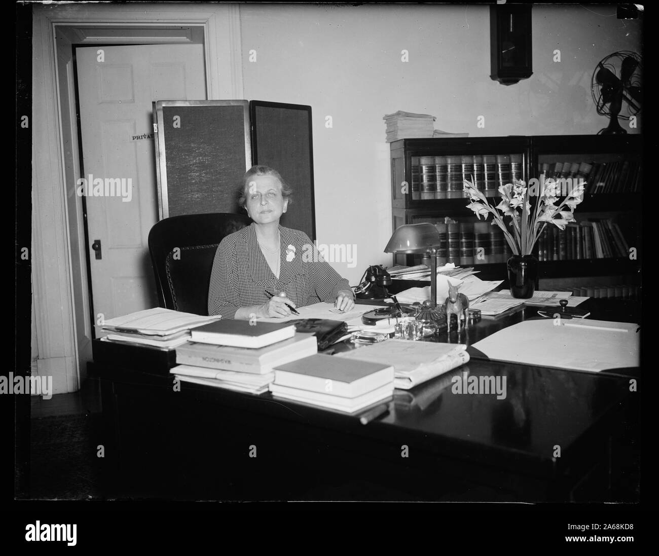 Working woman office Black and White Stock Photos & Images - Alamy