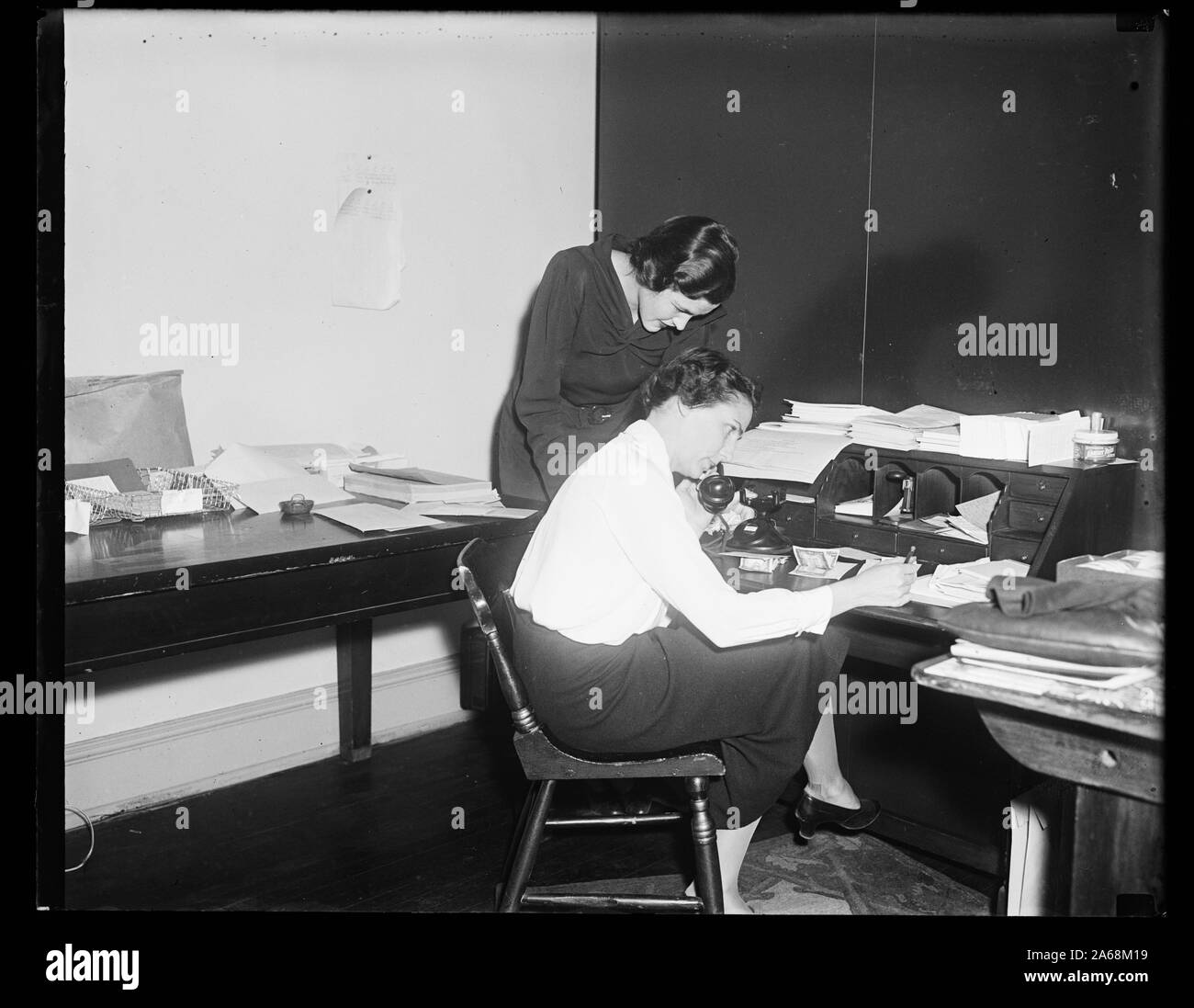 Modern office people Black and White Stock Photos & Images - Alamy