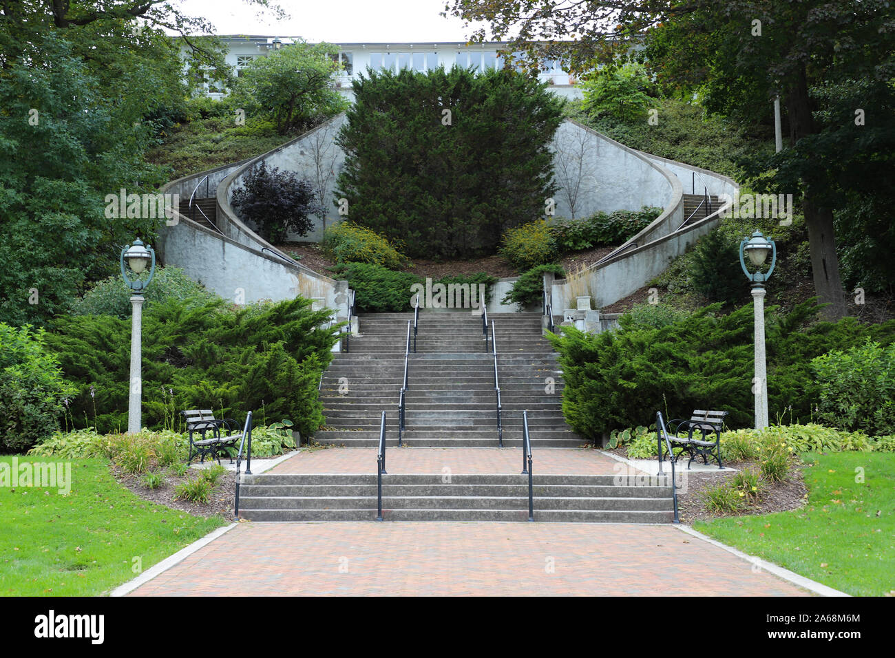 Symmetrical stairs hi-res stock photography and images - Alamy