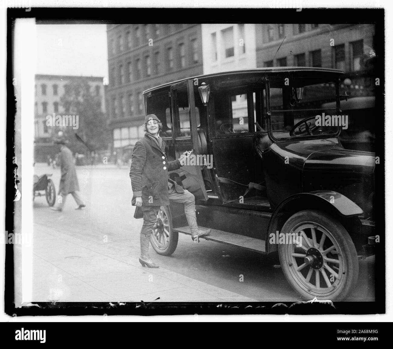 Women taxi drivers hi-res stock photography and images - Alamy