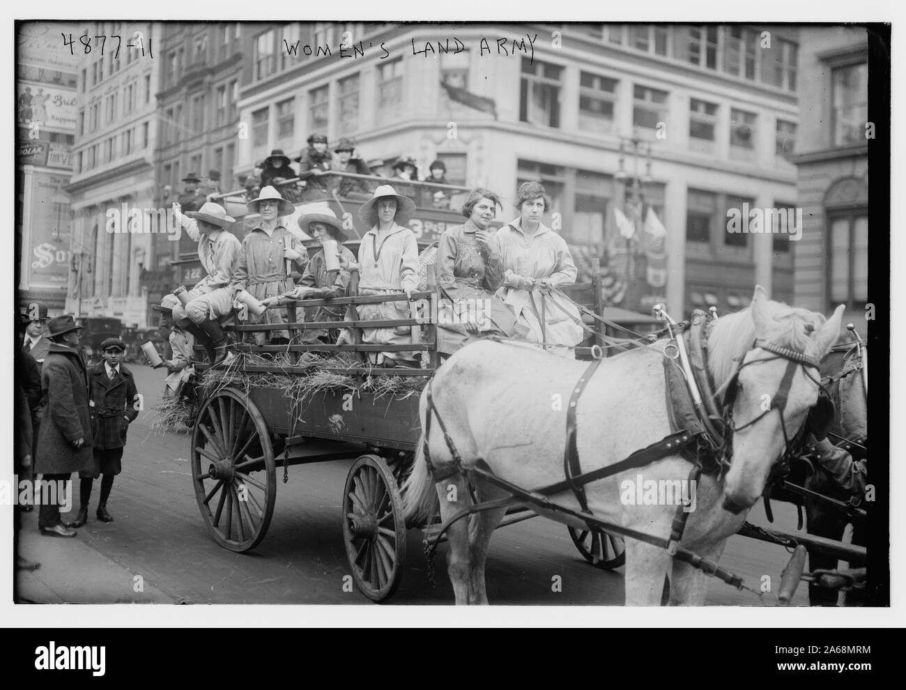 Women's Land Army Stock Photo - Alamy