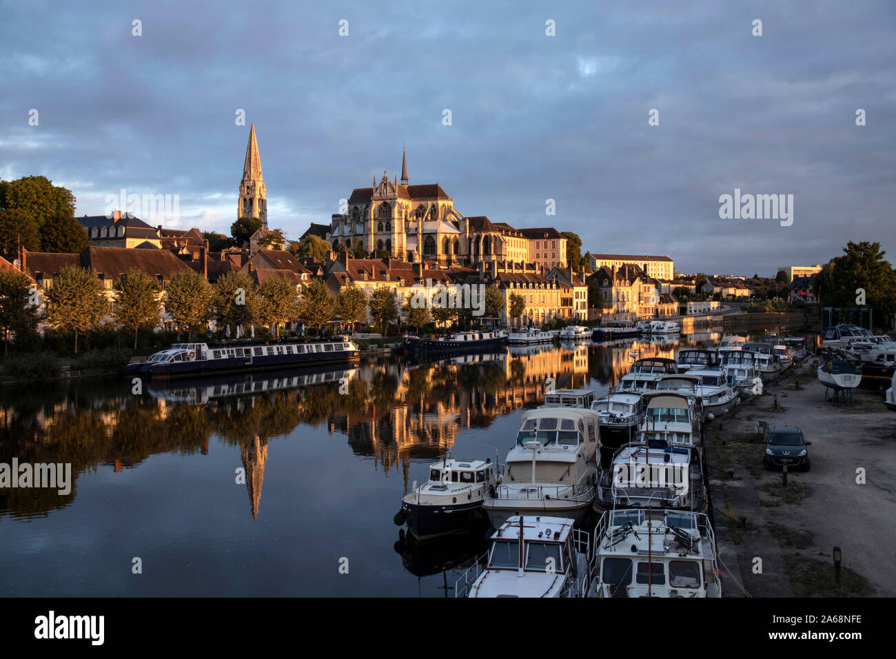 Auxerre, on the Canal du Nivernais and River Yonne, France Stock Photo ...