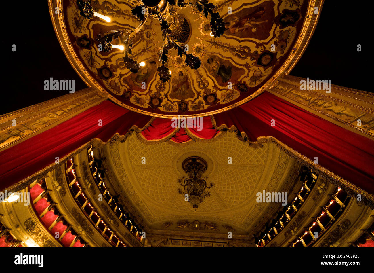 Interior of world famous La Scala (Teatro alla Scala, 1778) - an opera ...