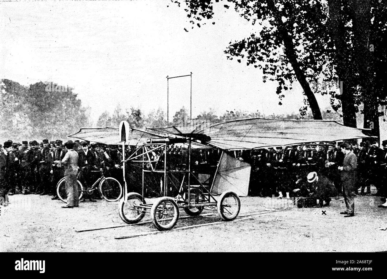 Vuia 2 airplane 1907 Stock Photo - Alamy