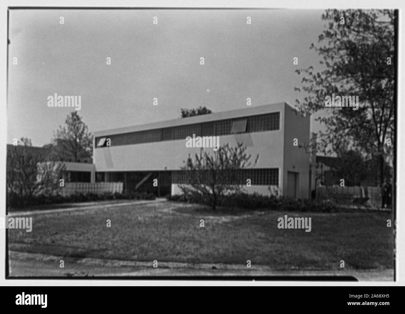 Pavilion glass house hi-res stock photography and images - Alamy