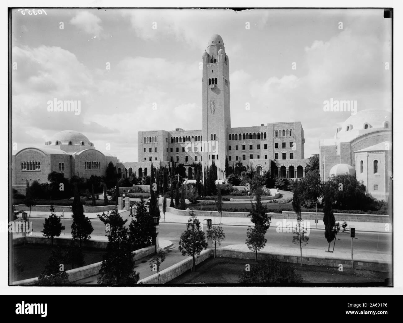 Y m c a building hi-res stock photography and images - Alamy