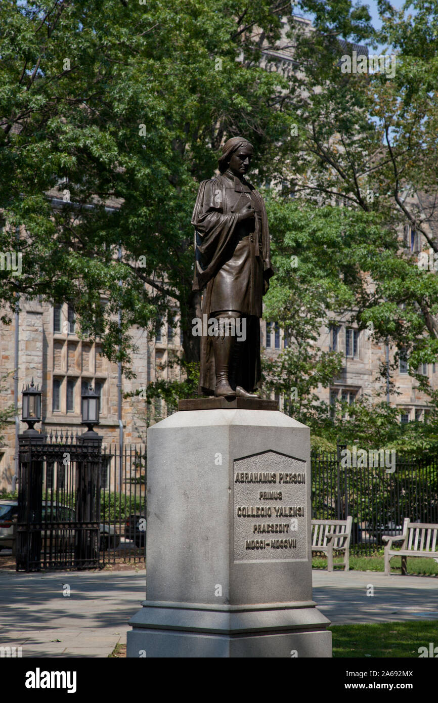 Yale university campus library hi-res stock photography and images - Alamy