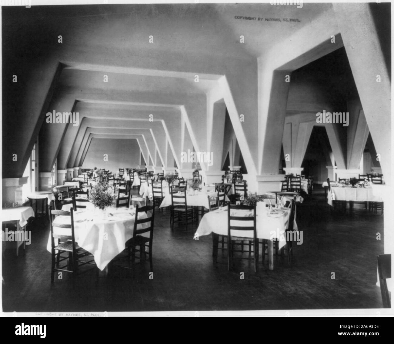 Yellowstone National Park: Mammoth Hotel dining room Stock Photo - Alamy