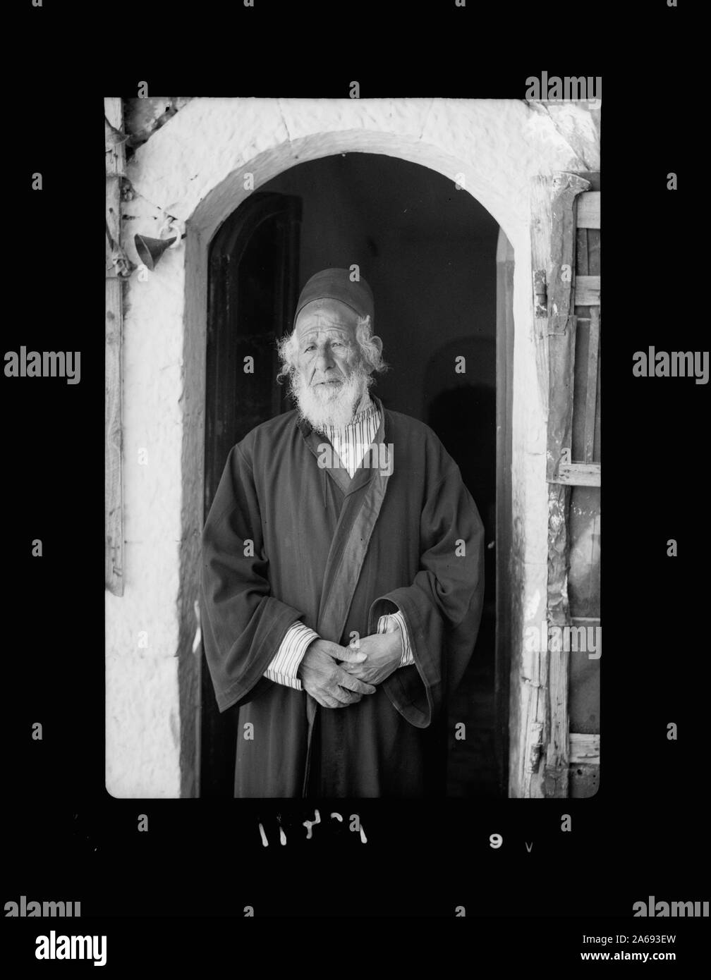Rabbi shlomo Black and White Stock Photos & Images - Alamy