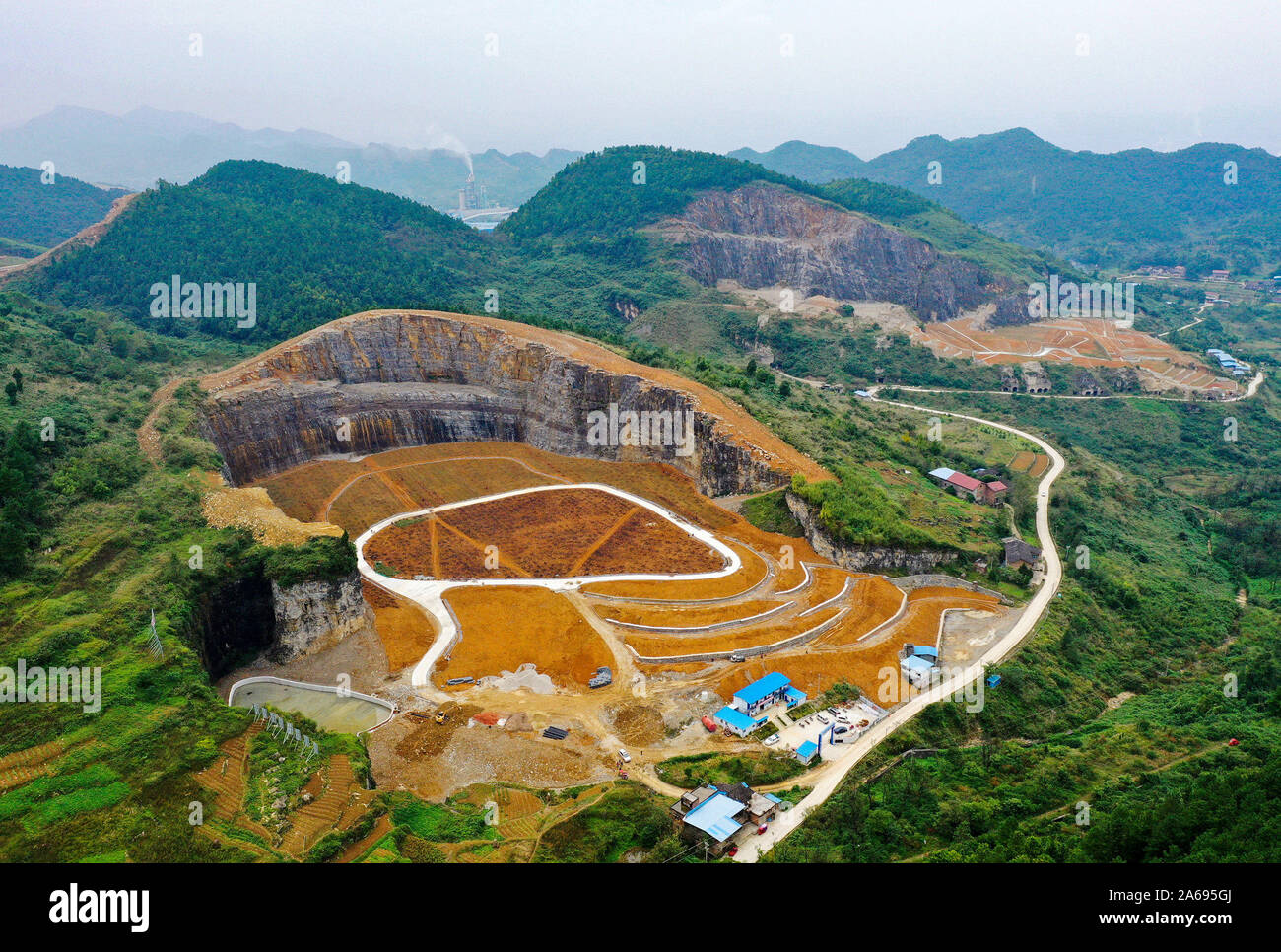 Large scale mining hi-res stock photography and images - Alamy