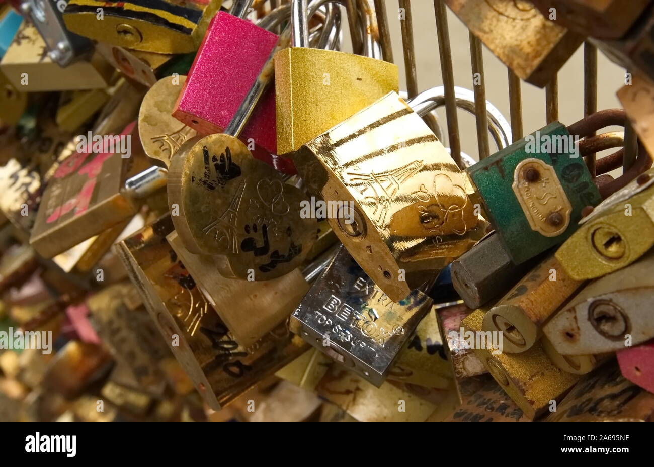 Closeup gate hi-res stock photography and images - Alamy